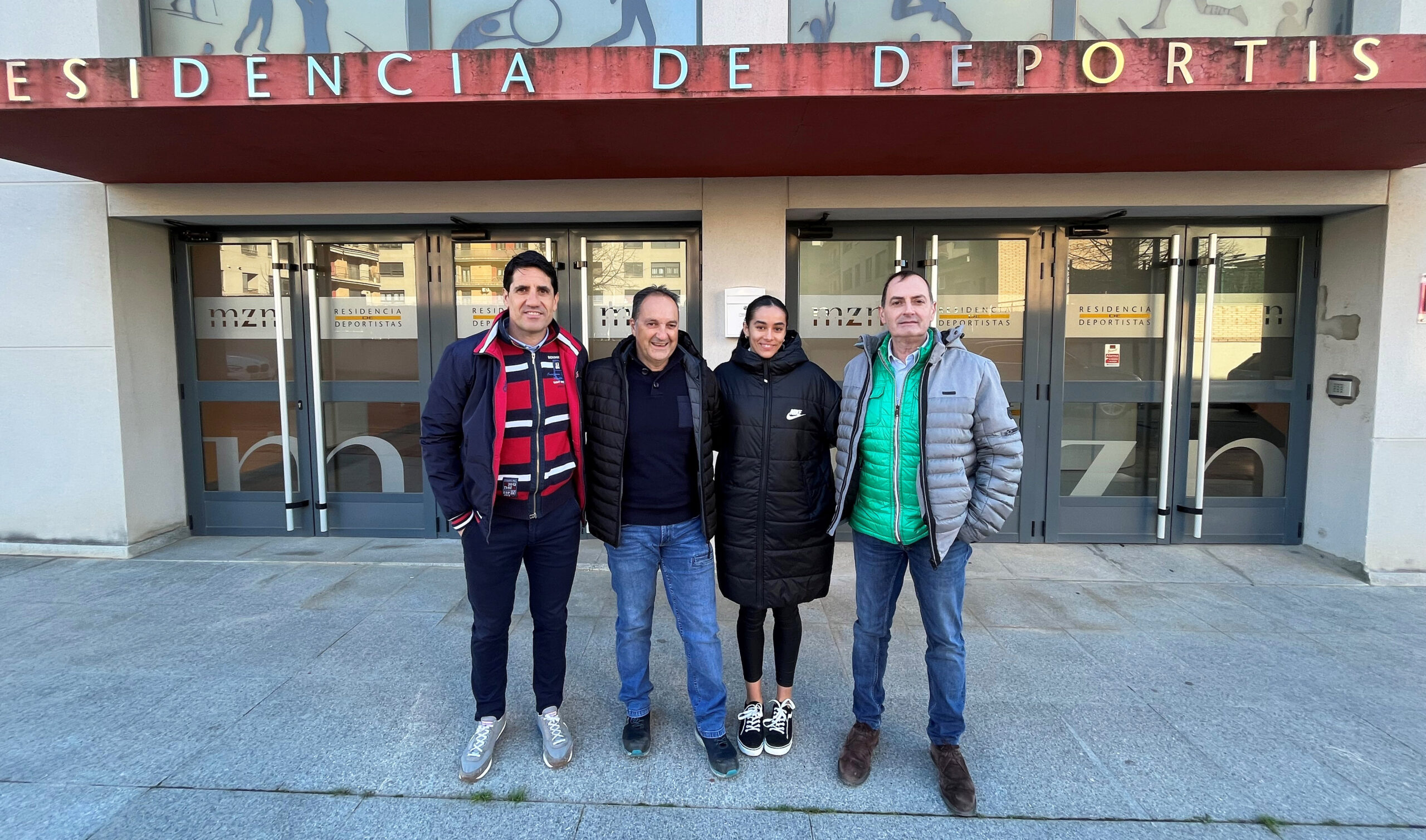 Naima Ait, promesa del atletismo, prepara en Monzón sus próximas ...