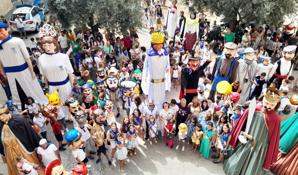 Barbastro estrena dos gigantes - El Cruzado